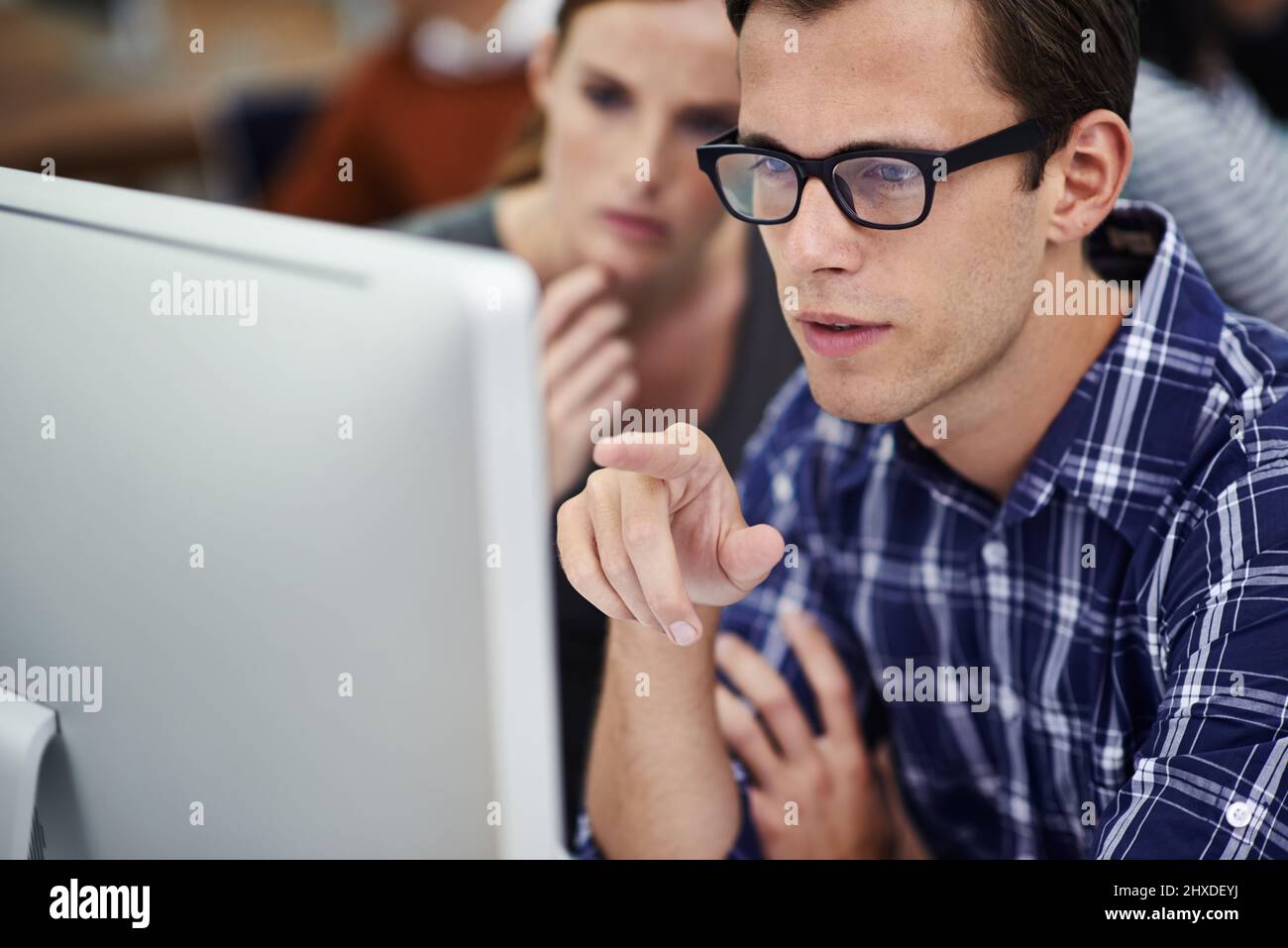 Person computer website screen hi-res stock photography and images - Alamy