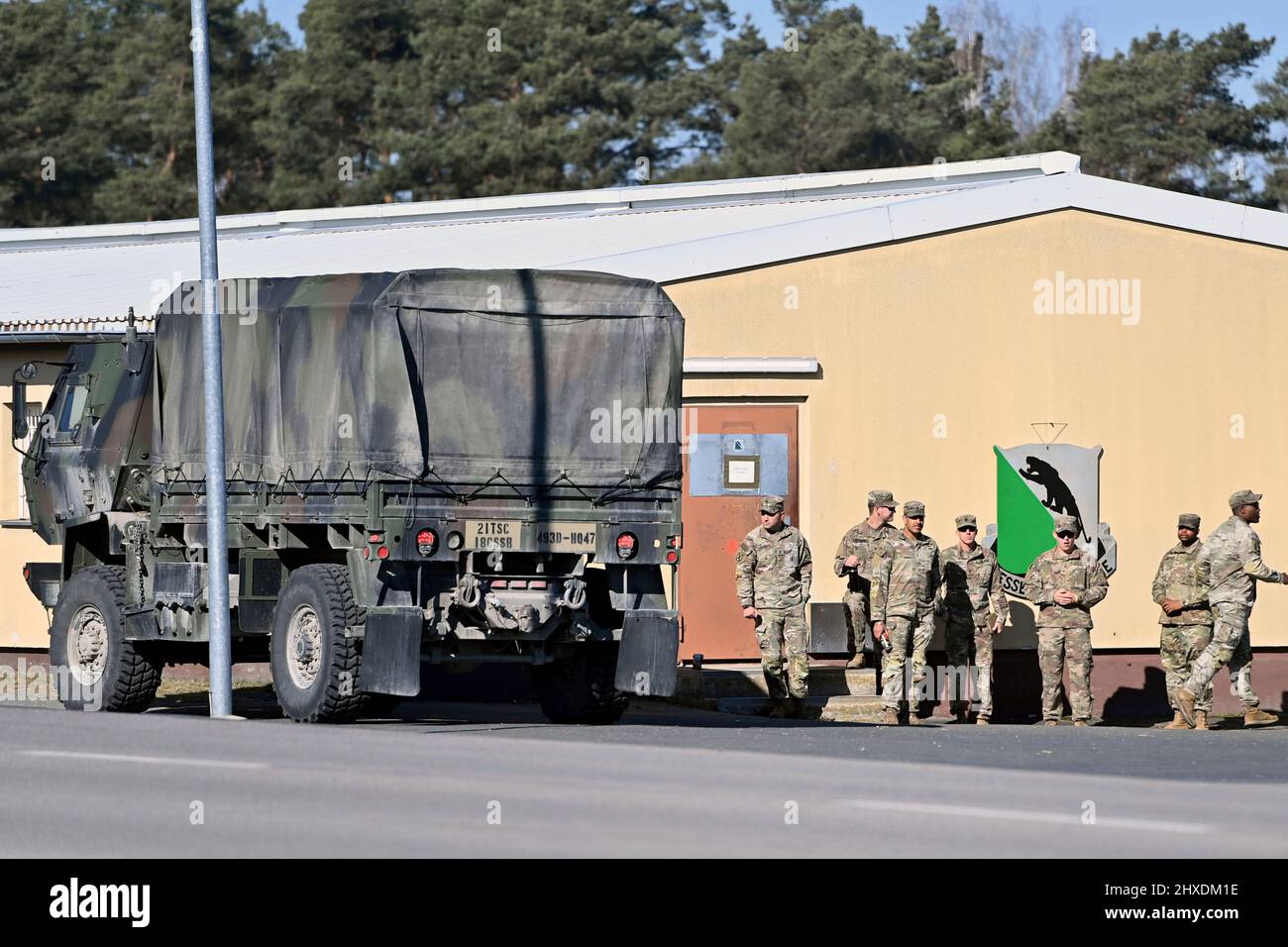 Grafenwoehr, Germany. 11th Mar 2022. US Army soldiers next to a ...