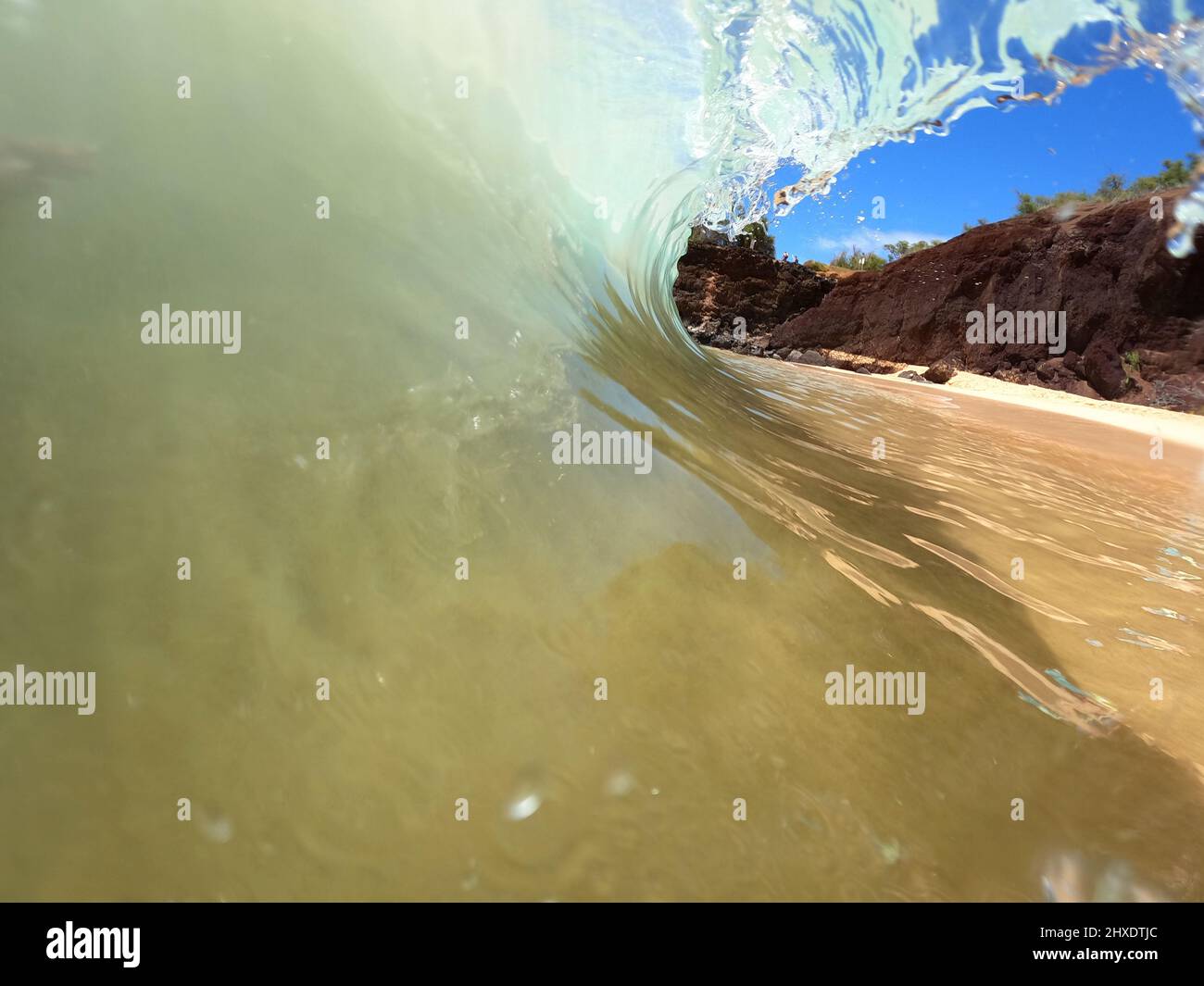 Maui, Hawaii, USA. 4th Mar, 2022. Waves crash on the coast of Makena ...