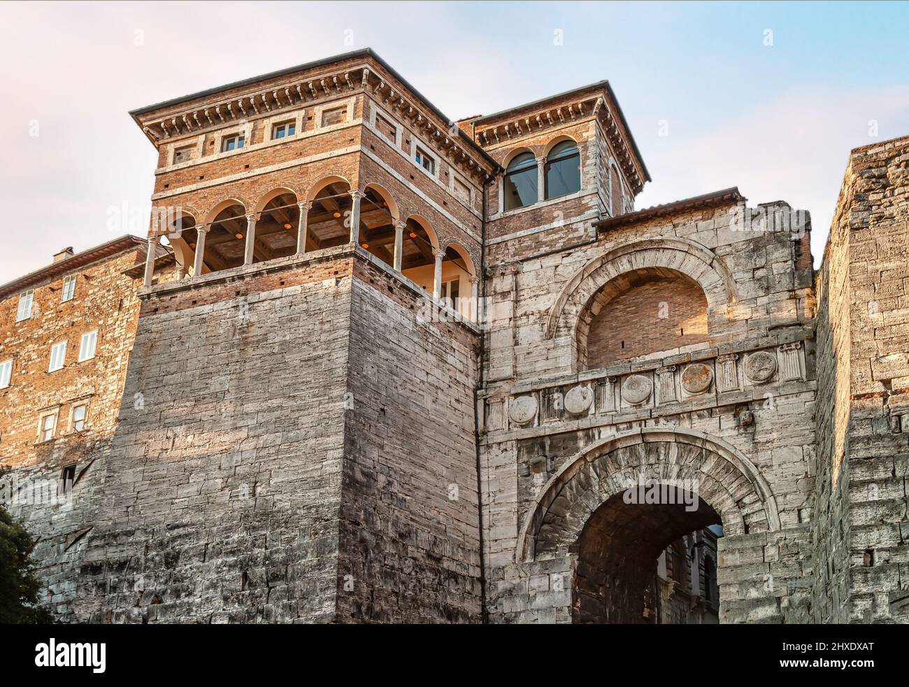 Arco Etrusco city gate of Perugia in Umbria, Italy Stock Photo - Alamy