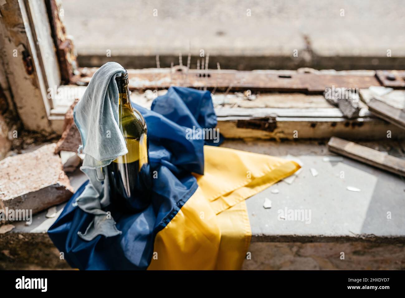 Molotov cocktail and symbols of Ukraine Stop War Stock Photo - Alamy