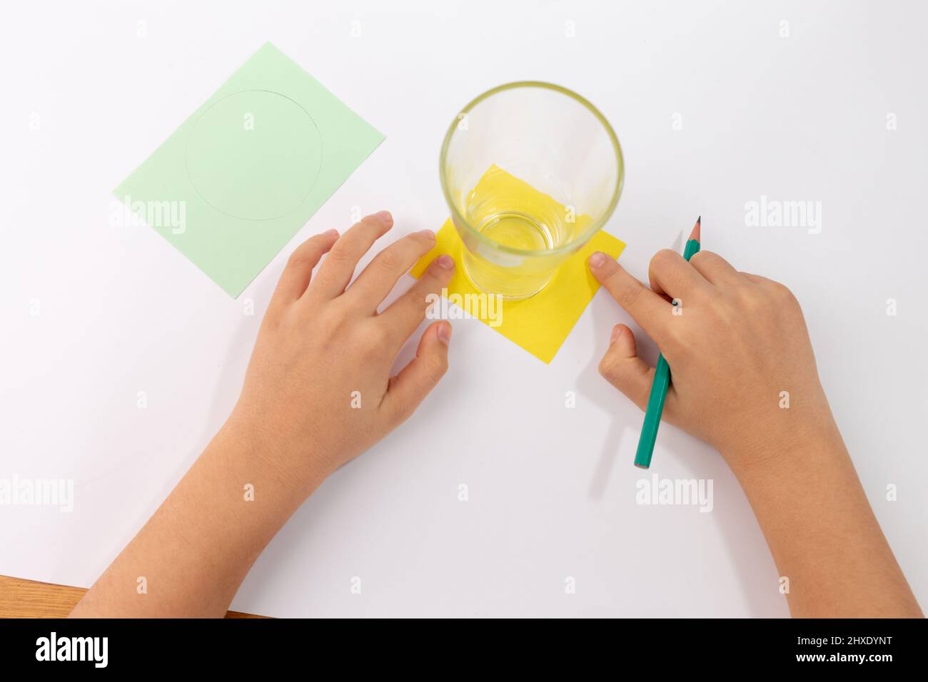 how make circle from paper, craft for kids, step by step instruction ...