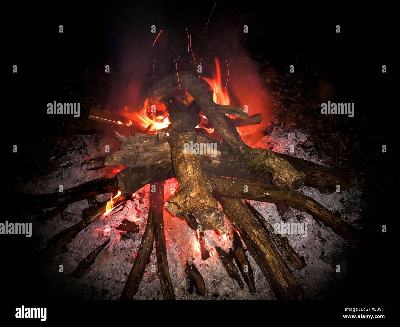 Fire embers black background hi-res stock photography and images - Alamy