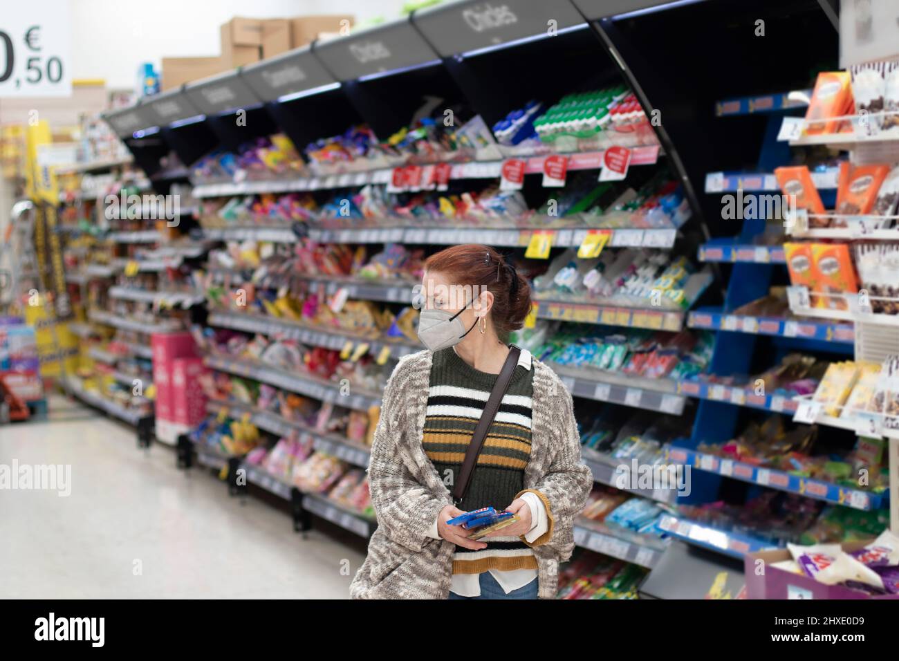 Supermarket sweets aisle hi-res stock photography and images - Alamy