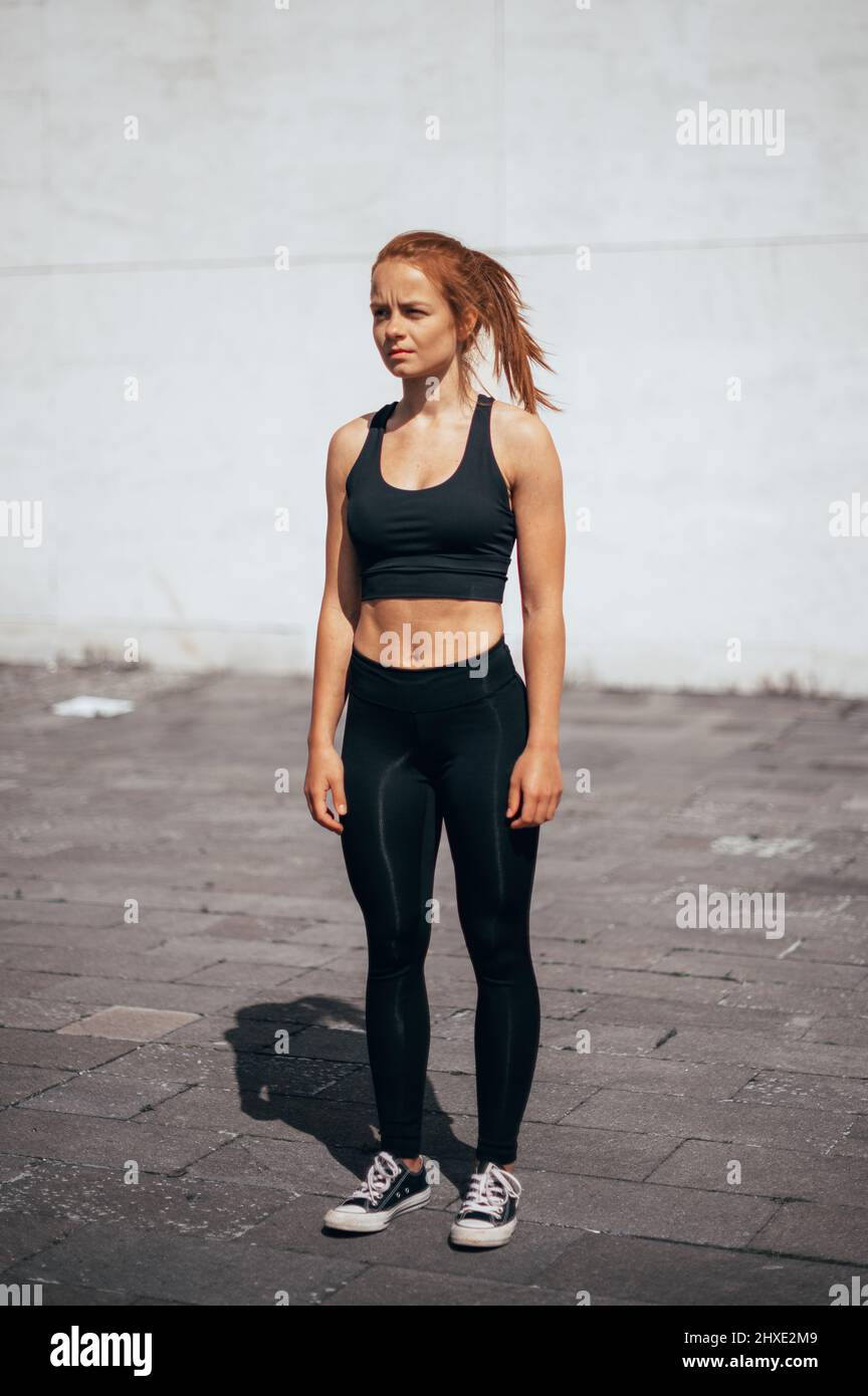 Workout vertical hi-res stock photography and images - Alamy