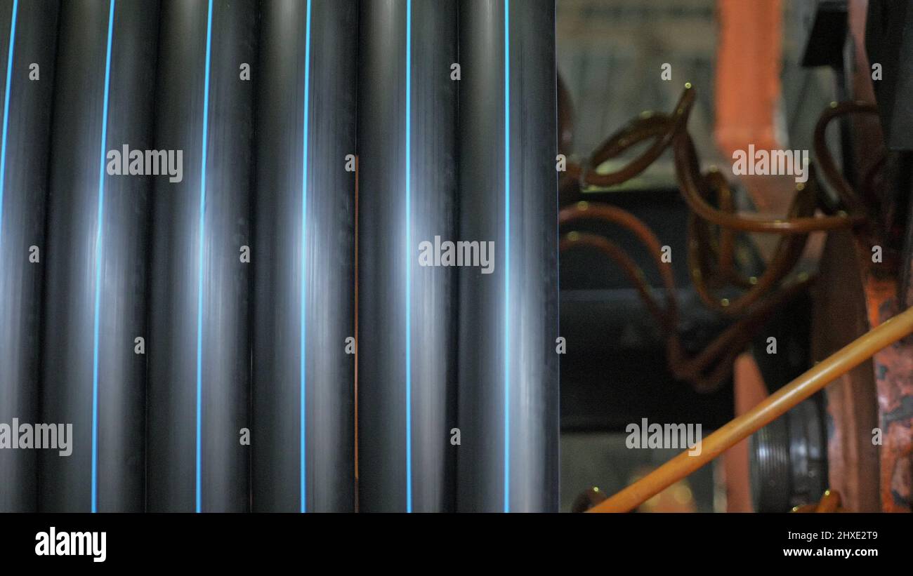 Roll threading coil pipe. Manufacture of plastic water pipes to the ...