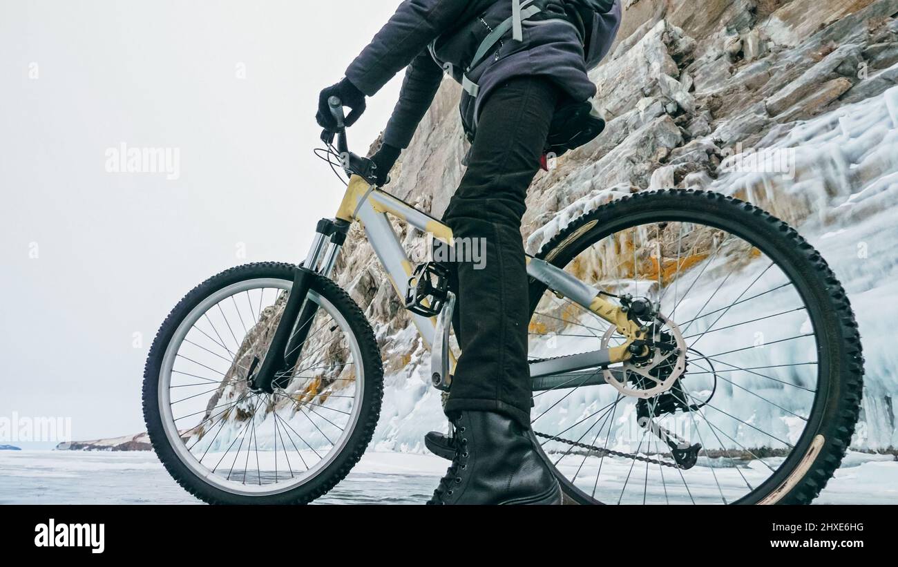 Male on bike in cold weather hi-res stock photography and images - Alamy