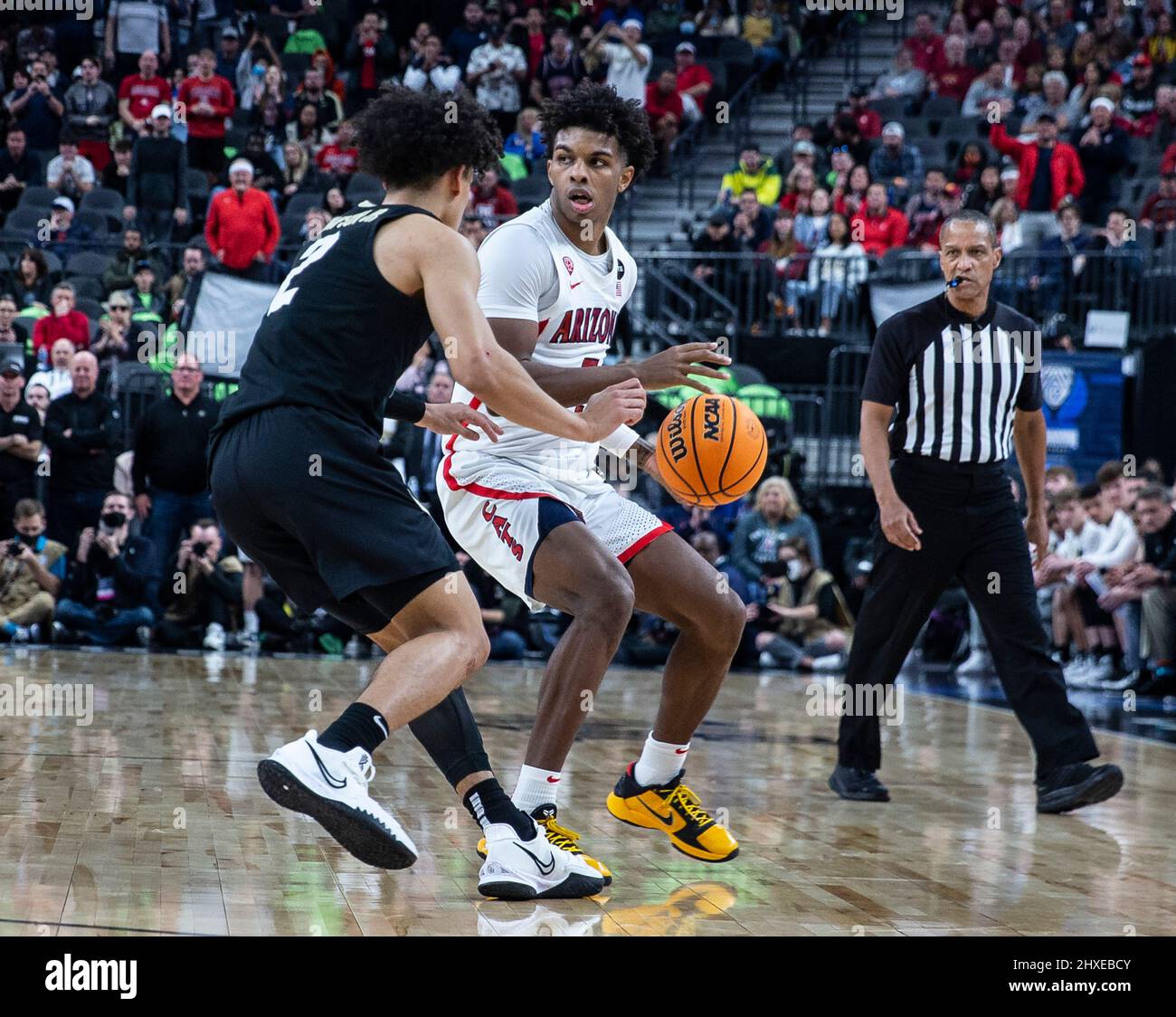 Las Vegas, NV, USA. 11th Mar, 2022. A. Arizona Wildcats guard Justin ...