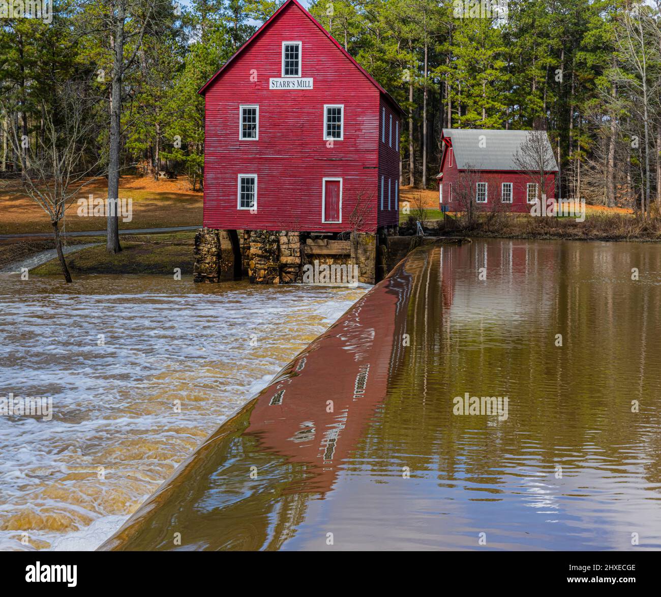 Historic Starr's Mill on Whitewater Creek, Fayetteville, Georgia, USA ...