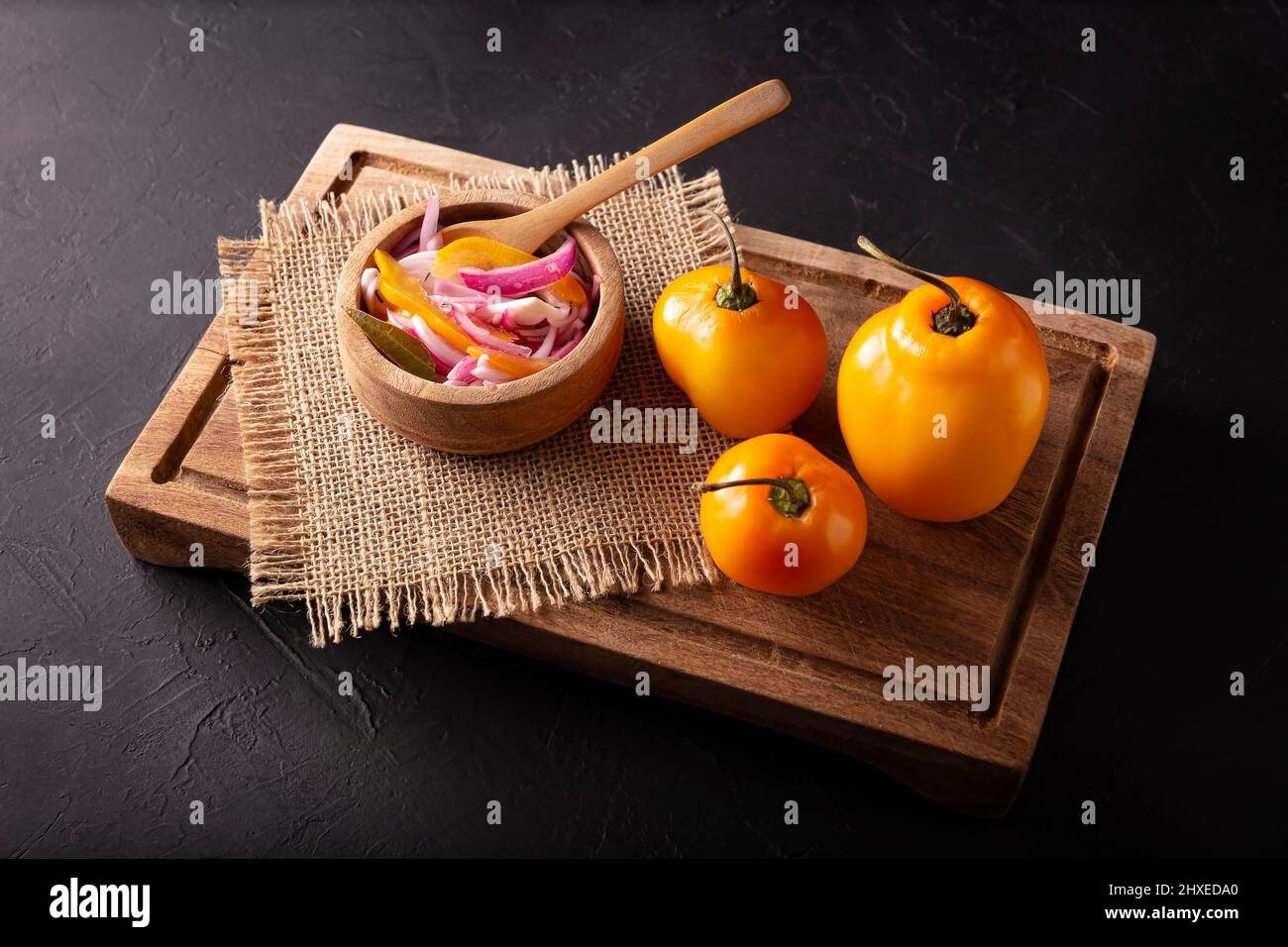 Cebolla picada hi-res stock photography and images - Alamy