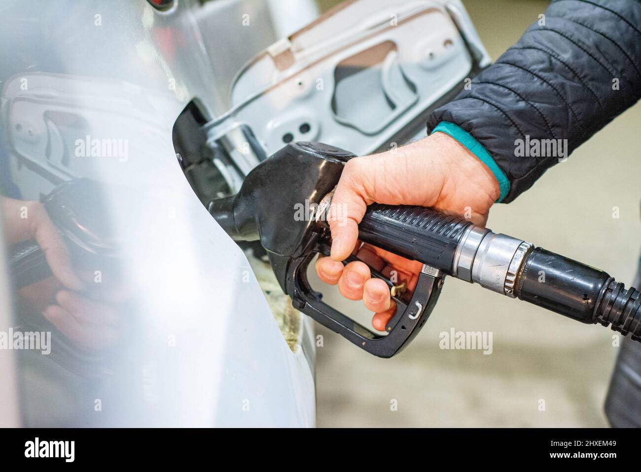Putting fuel into car hi-res stock photography and images - Alamy