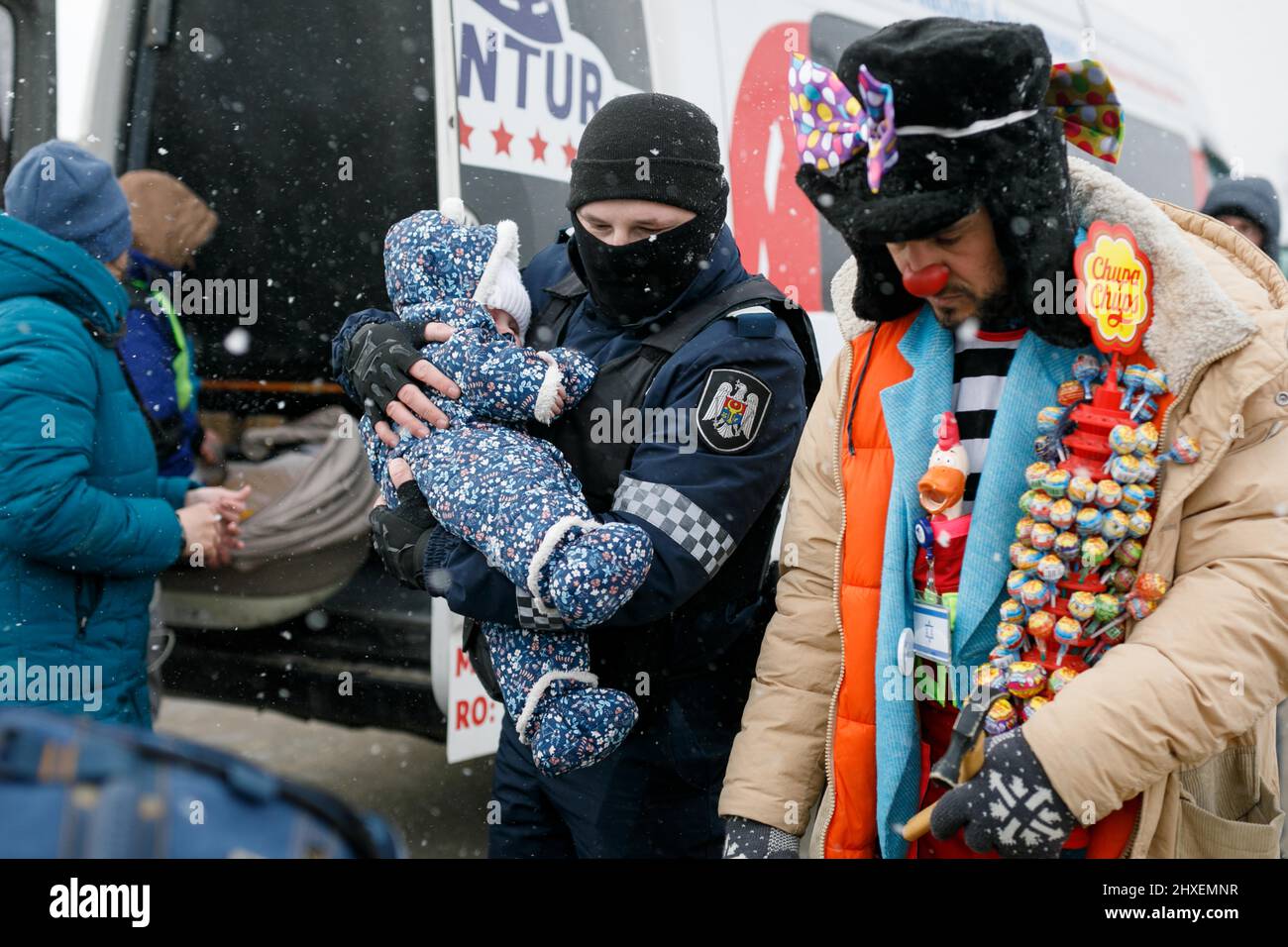 Palanca, Moldova. 11th Mar, 2022. A Moldavan border police officer ...