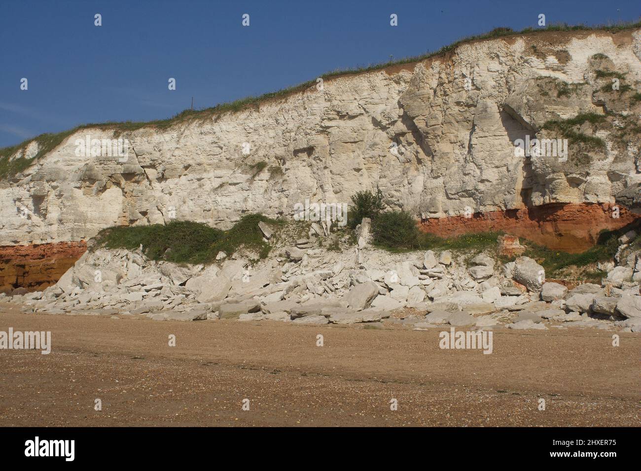 Hunstanton cliffs famous red hi-res stock photography and images - Alamy