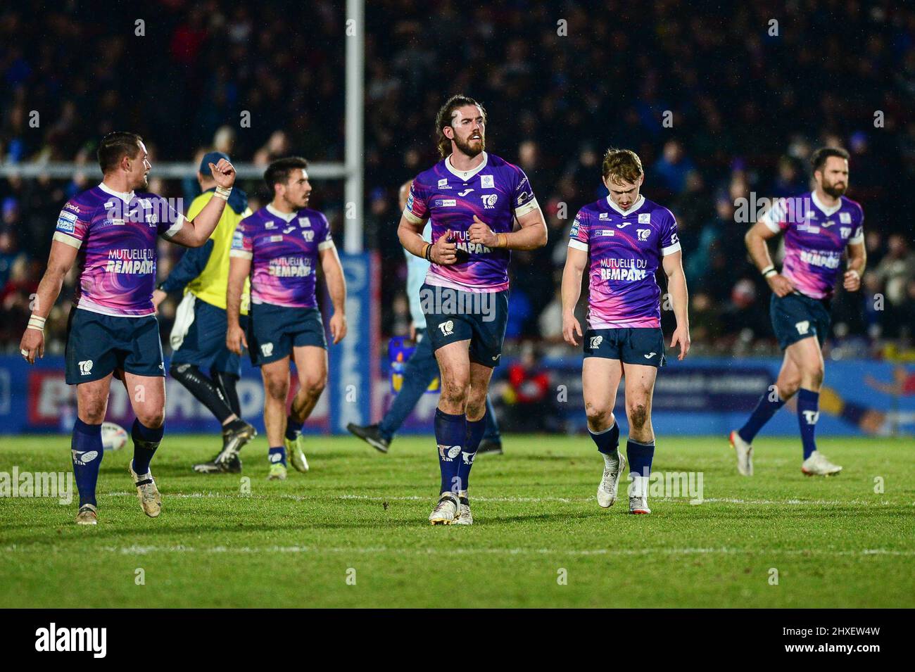 Wakefield football centre hi-res stock photography and images - Alamy