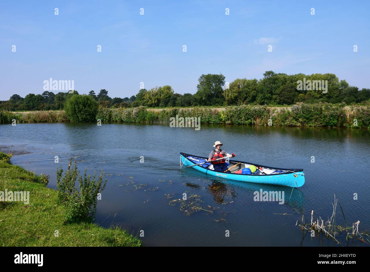 River Thames Walk, Lechlade, Gloucestershire, Cotswolds, England, UK ...