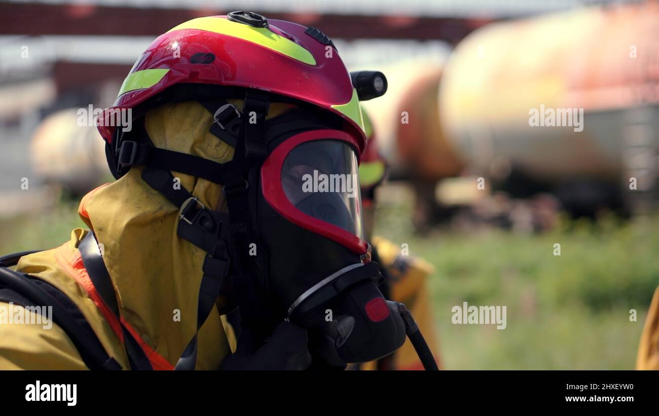 Firefighters factory fire burnt hi-res stock photography and images - Alamy