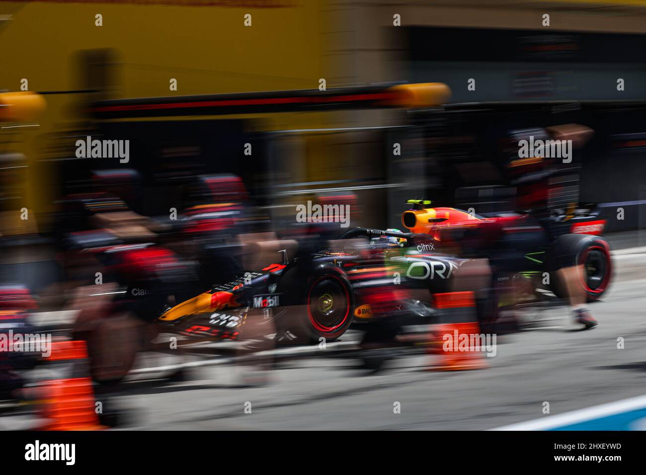 11 PEREZ Sergio (mex), Red Bull Racing RB18, action during the Formula 1 Aramco pre-season ...