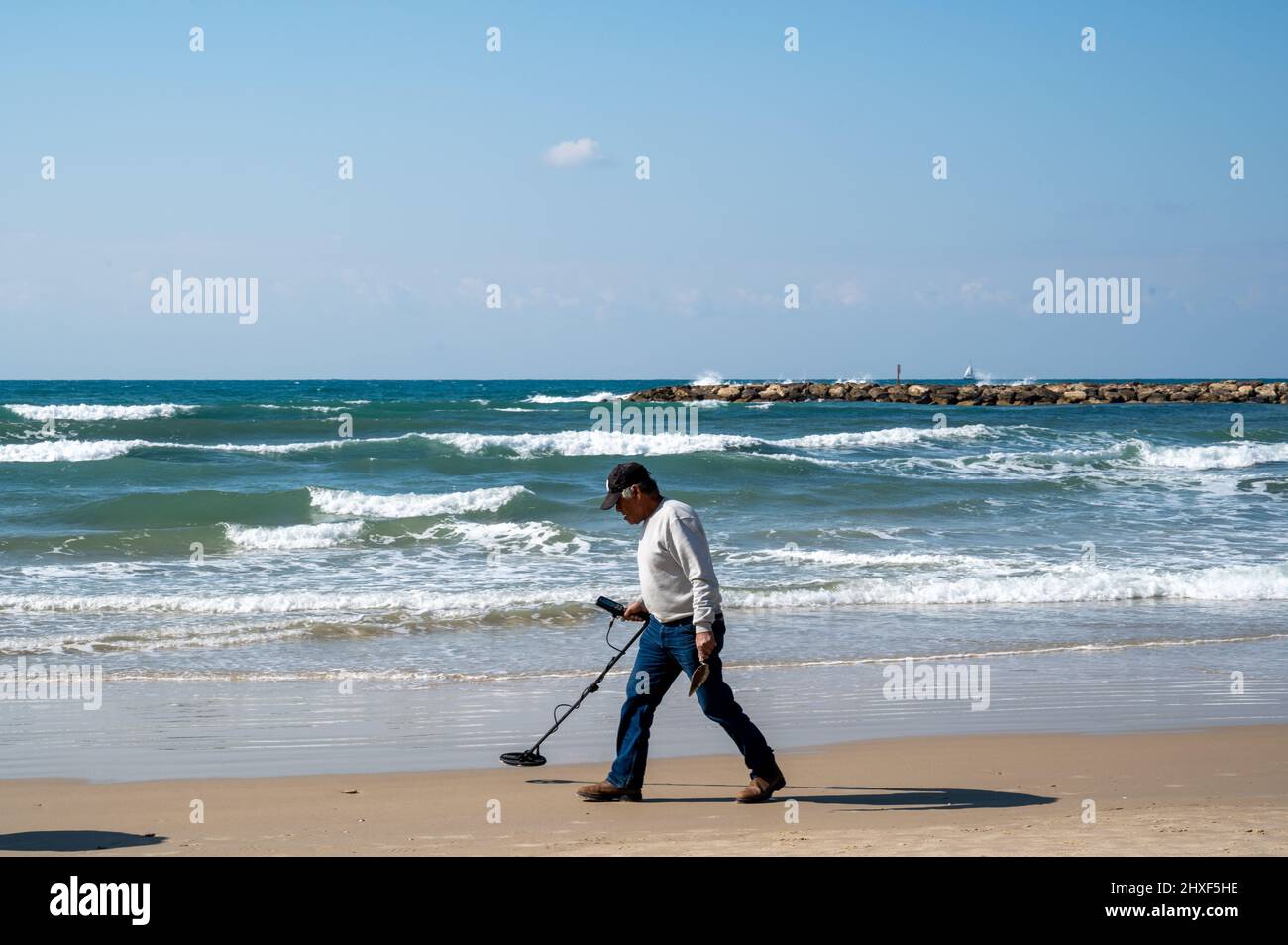 TEL AVIV, ISRAEL - JANUARY 25, 2022: Jerusalem Beach in Tel Aviv Stock ...