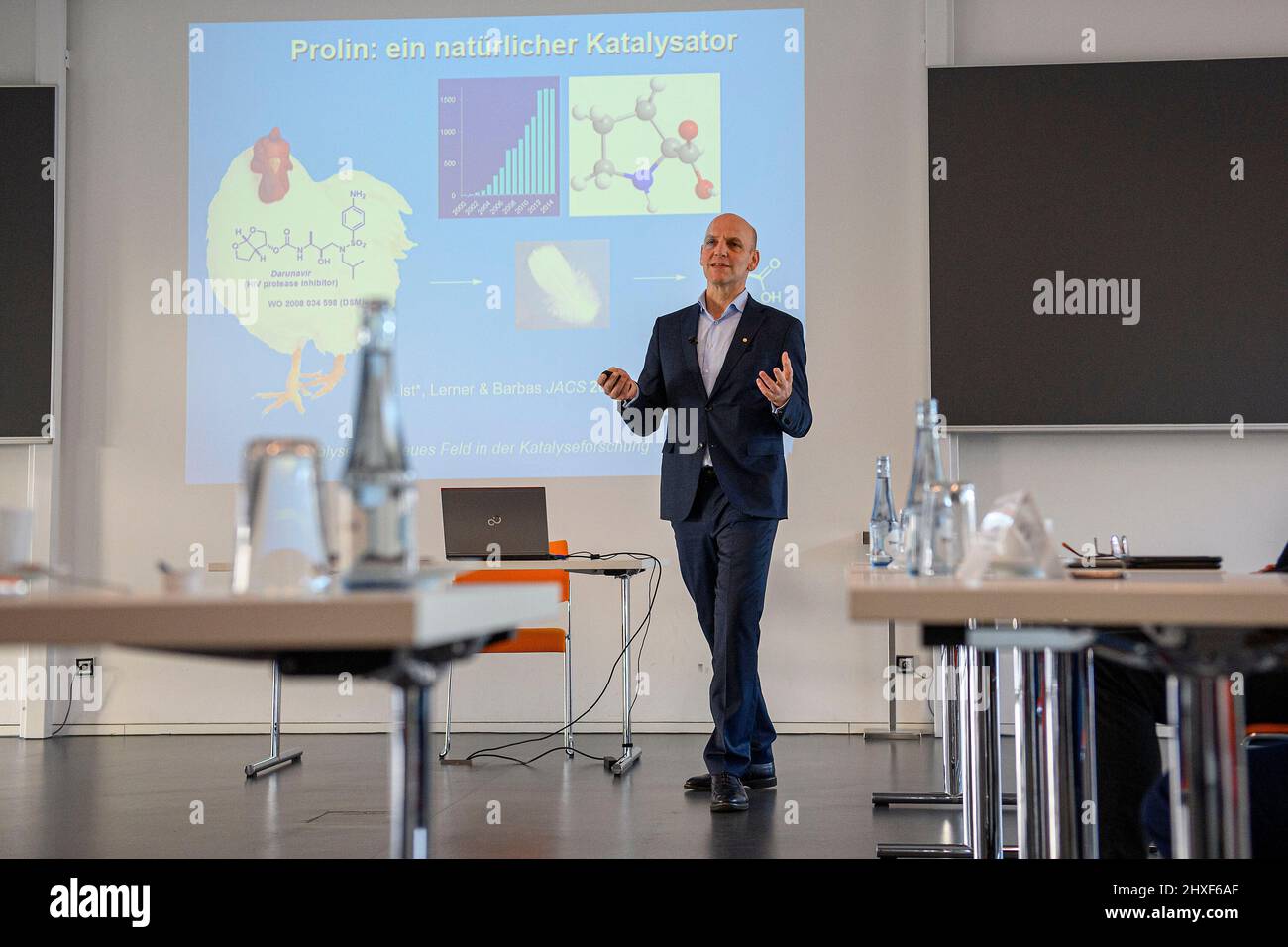 Catalyst chemistry hi-res stock photography and images - Alamy