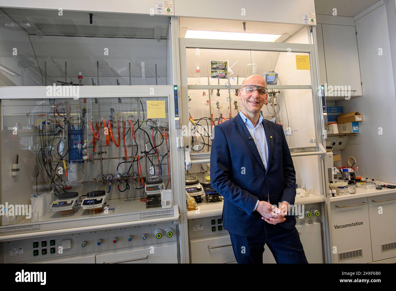 Organocatalysis hi-res stock photography and images - Alamy