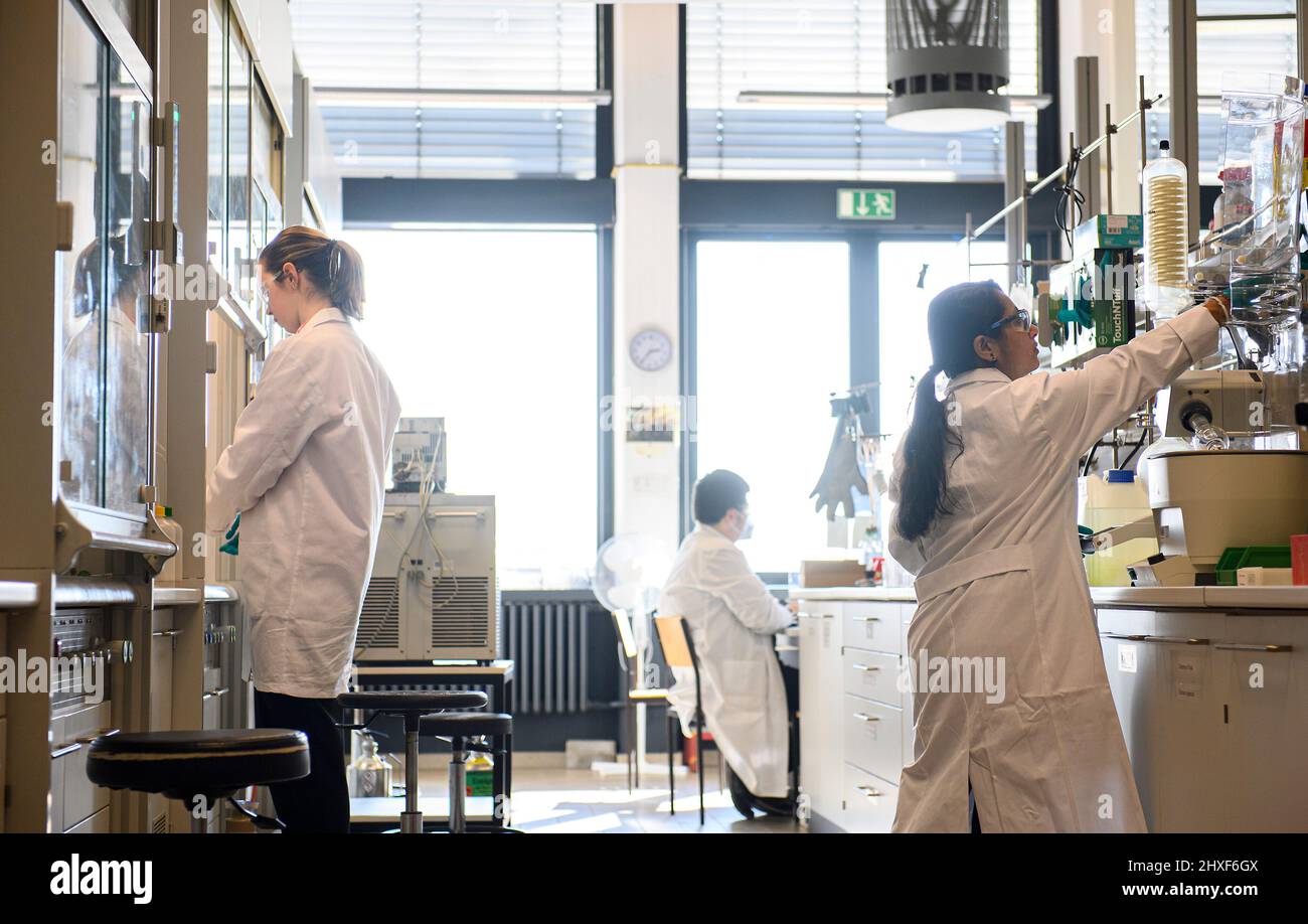 Laboratory for homogeneous catalysis in the Max Planck Institute. Visit ...