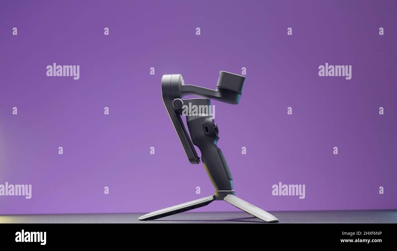 Portable video camera or smartphone electronic stabilizing system ...