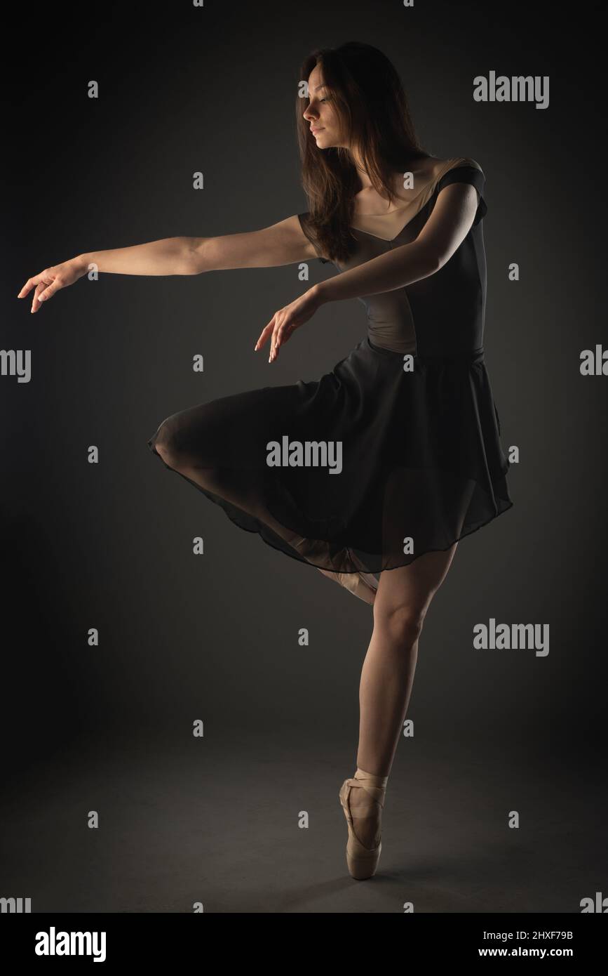 Body art balance muscles studio hi-res stock photography and images - Alamy