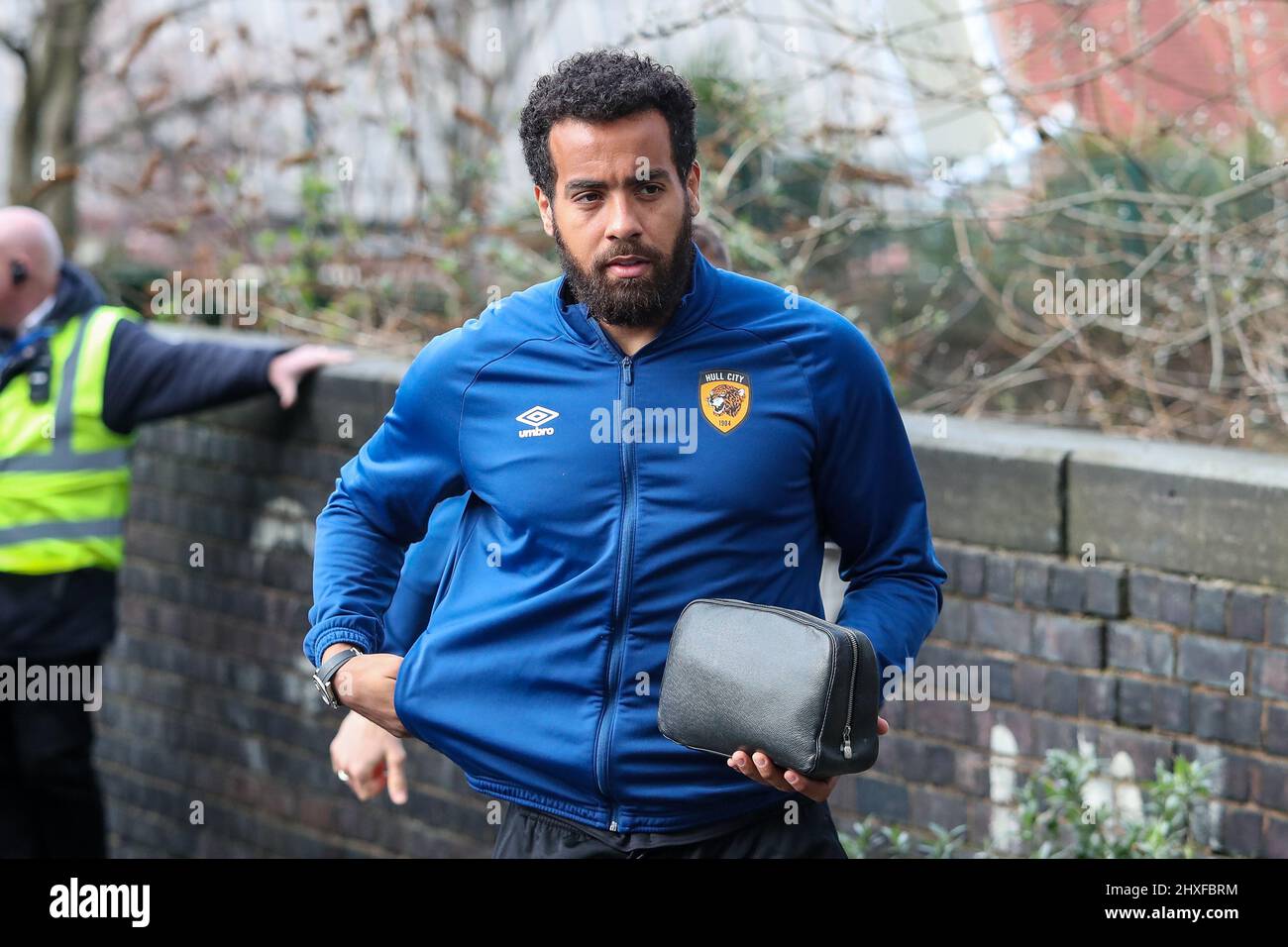 Tom Huddlestone #23 of Hull City arrives at St. Andrew's Stadium ahead ...