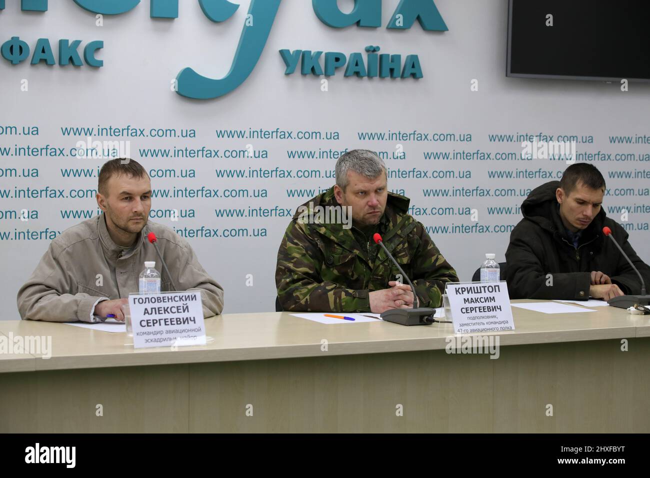 Non Exclusive: KYIV, UKRAINE - MARCH 11, 2022 - Air squadron commander ...