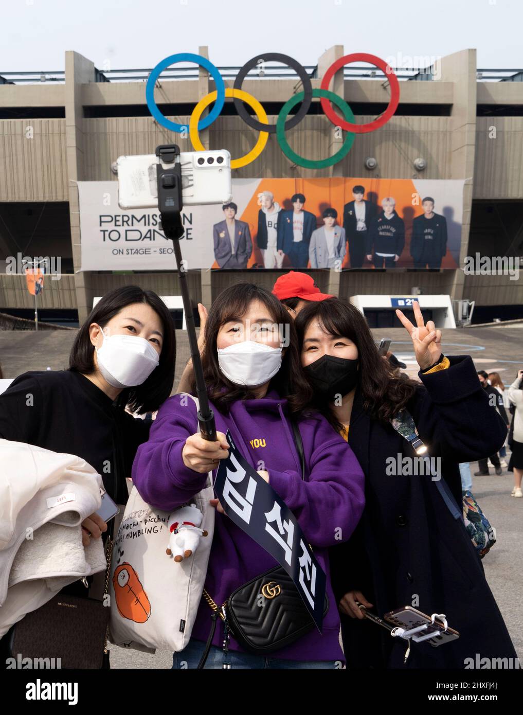 Seoul, South Korea. 12th Mar, 2022. Fans take photos as they arrive for ...