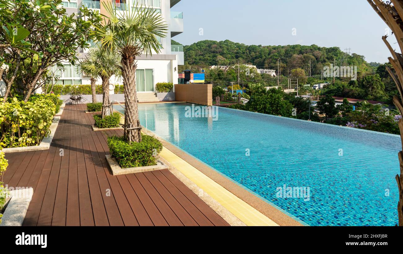 Curved swimming pool hi-res stock photography and images - Alamy