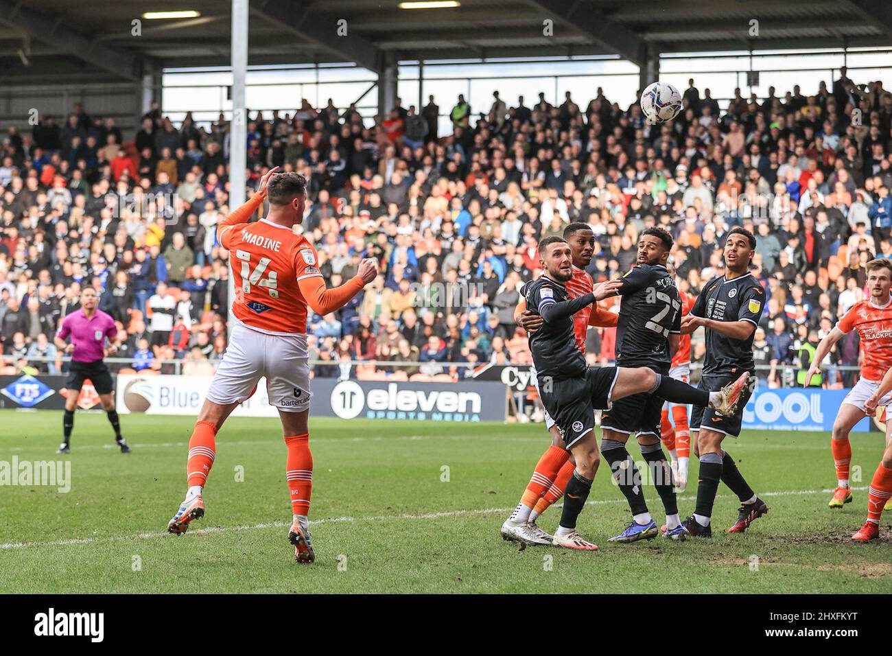 Gary Madine #14 of Blackpool scores to make it 1-0 Stock Photo - Alamy