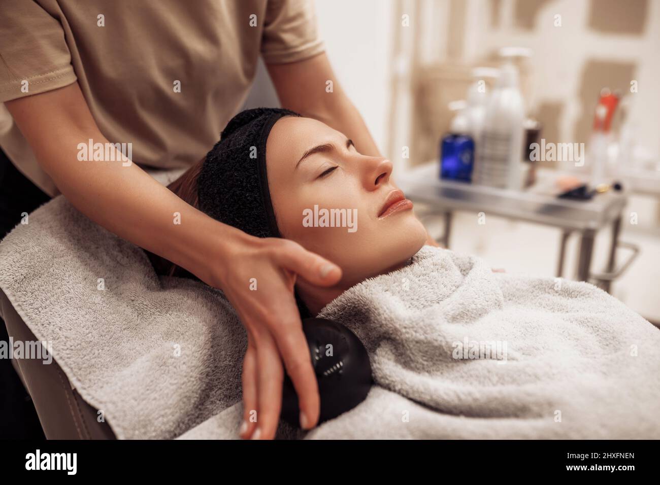 Massage mud woman body hi-res stock photography and images - Alamy