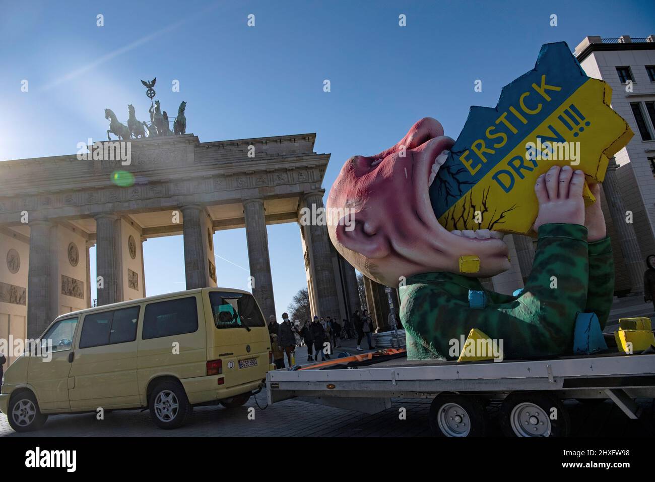 Berlin, Germany. 12th Mar, 2022. The Putin float of Düsseldorf carnival ...
