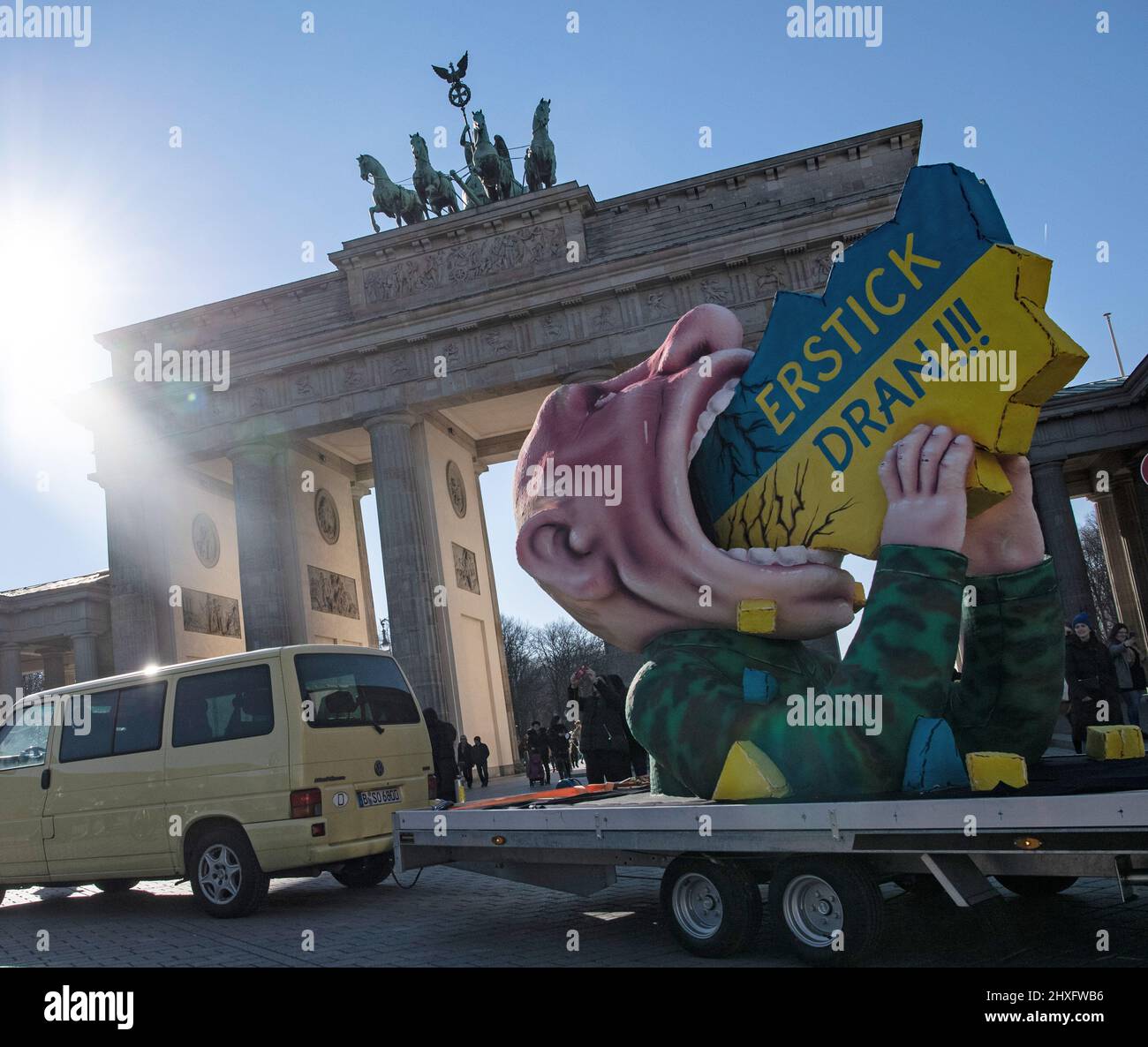 Berlin, Germany. 12th Mar, 2022. The Putin float of Düsseldorf carnival ...