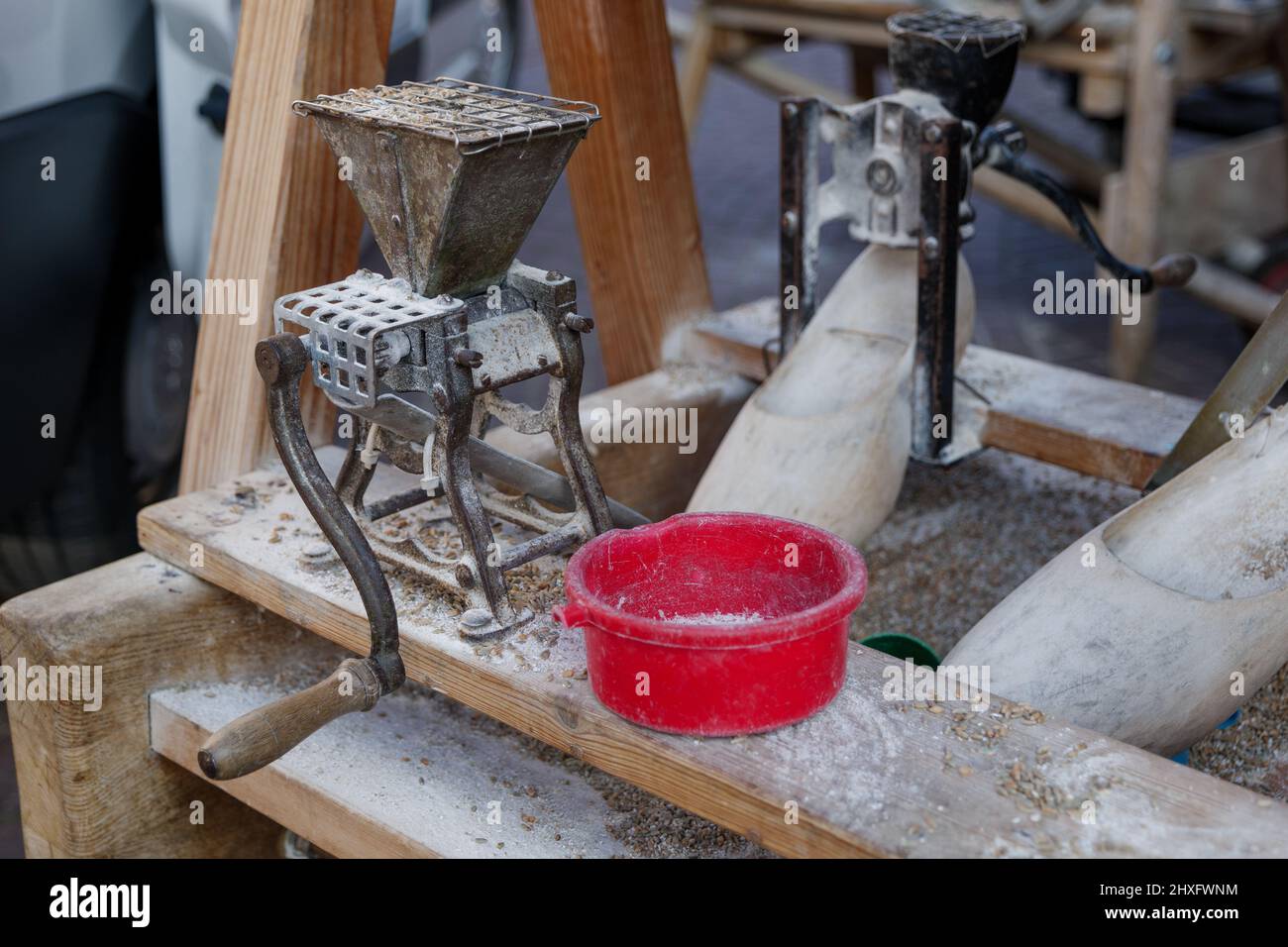 Machine clog hi-res stock photography and images - Alamy