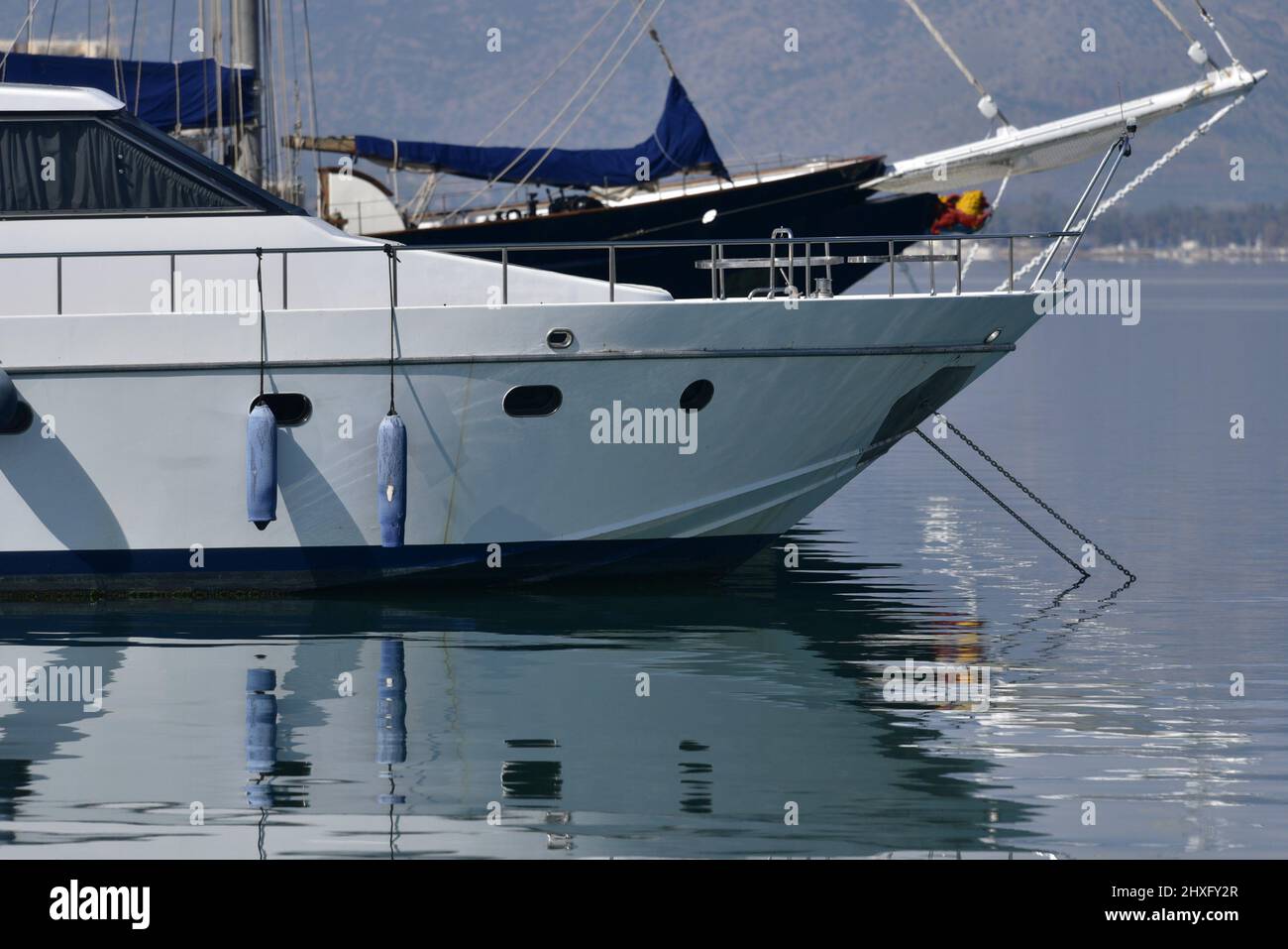 Rubber tires on side boat hi-res stock photography and images - Alamy