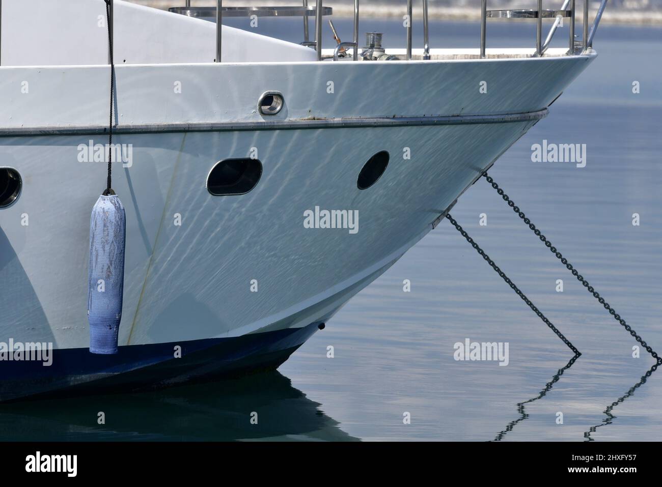 Rubber tires on side boat hi-res stock photography and images - Alamy