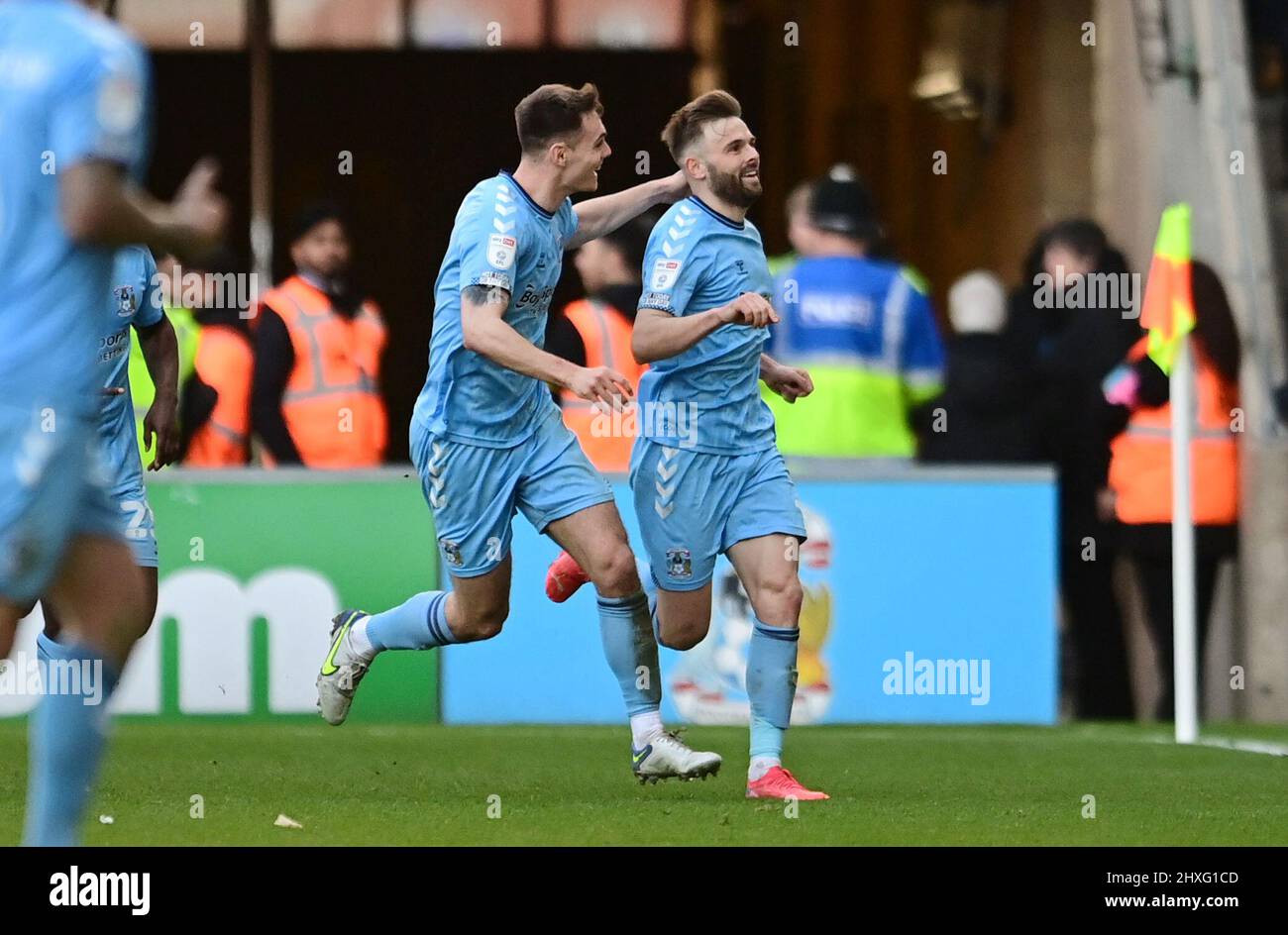 Callum o'hare coventry celebrates 2022 hi-res stock photography and ...