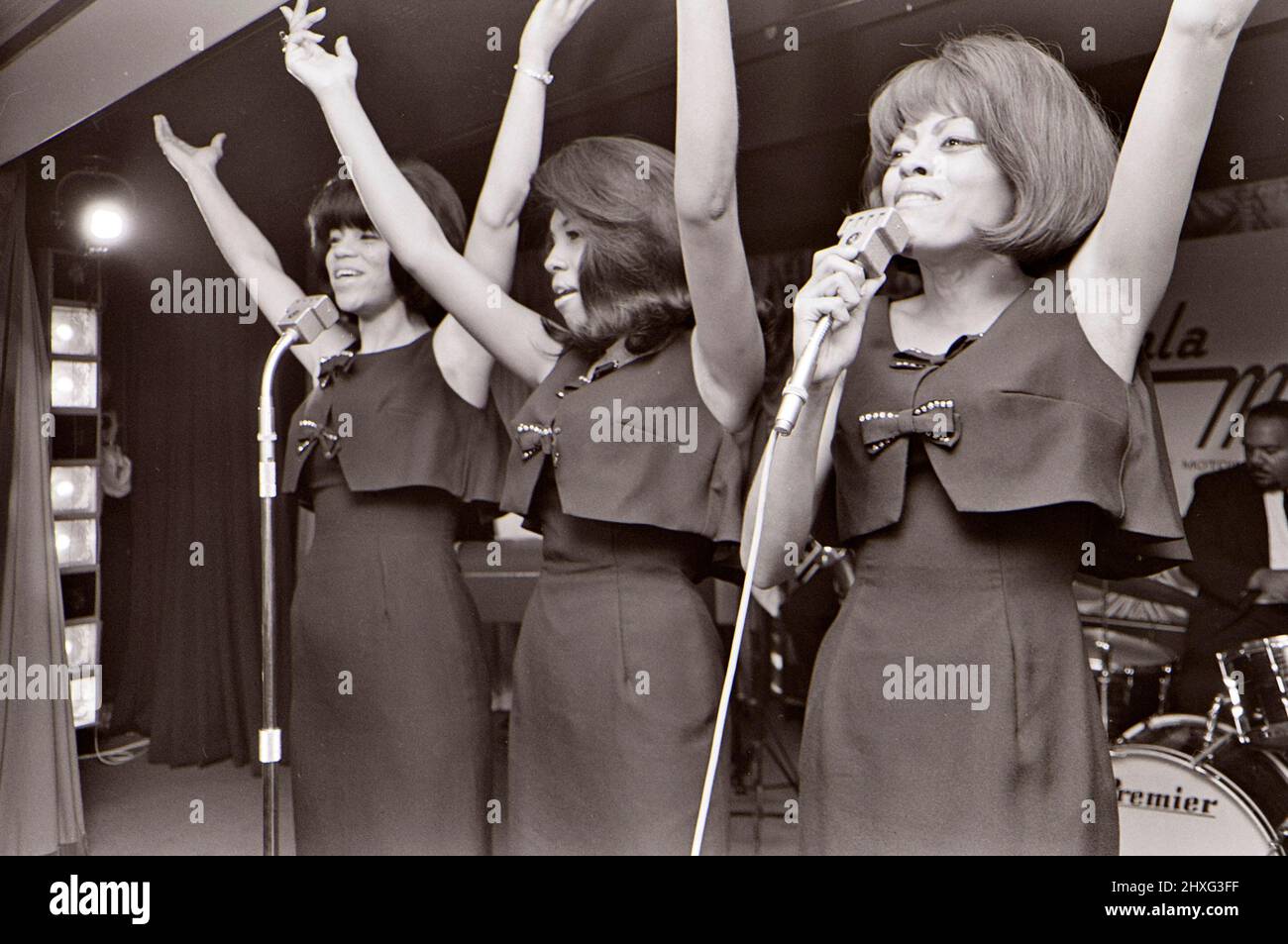 Singers sixties 60s 1960s hi-res stock photography and images - Alamy
