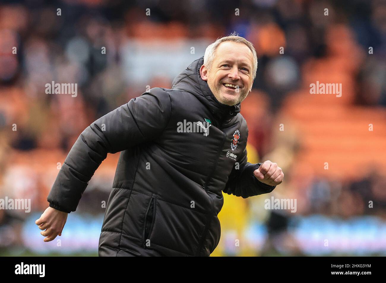Neil Critchley head coach of Blackpool celebrates Blackpools 1-0 win ...