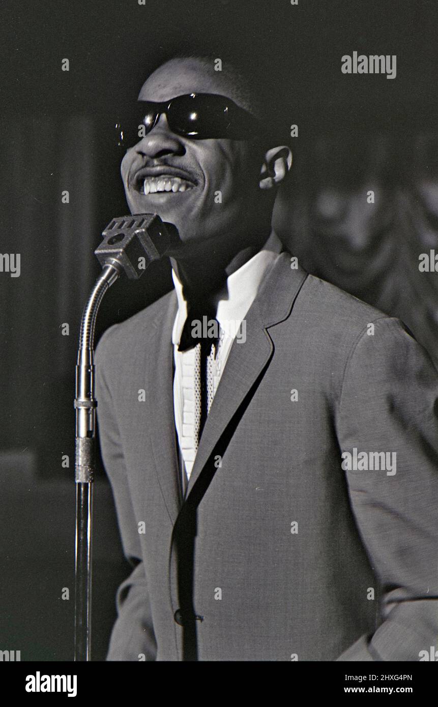American singer stevie wonder hi-res stock photography and images - Alamy