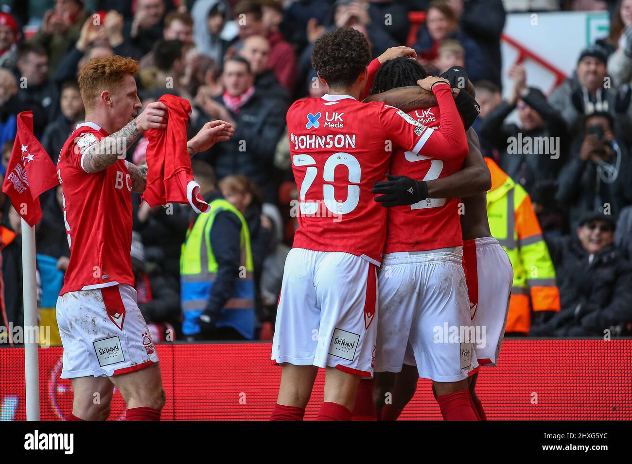 Nottingham Forest players celebrate Keinan Davis #9 of Nottingham ...