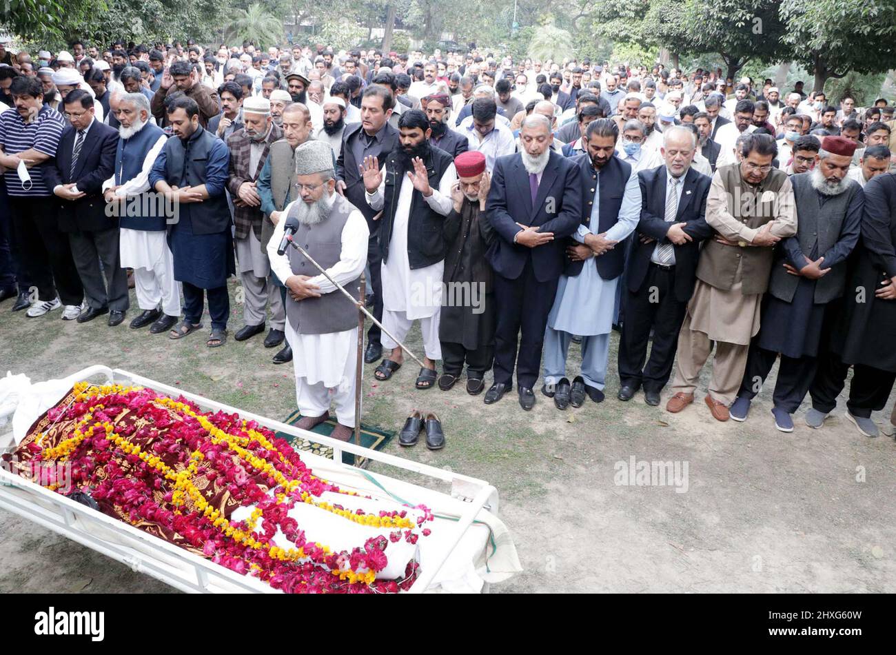 Relatives and people attend funeral prayer of Nazaria-e-Pakistan Trust ...