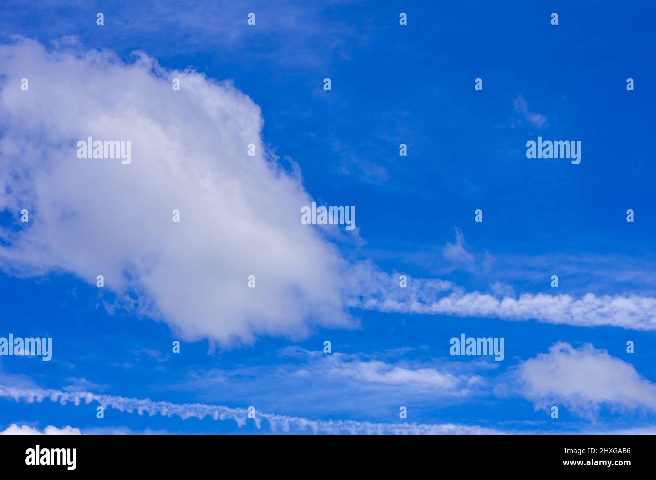 Strato cumulus clouds hi-res stock photography and images - Alamy