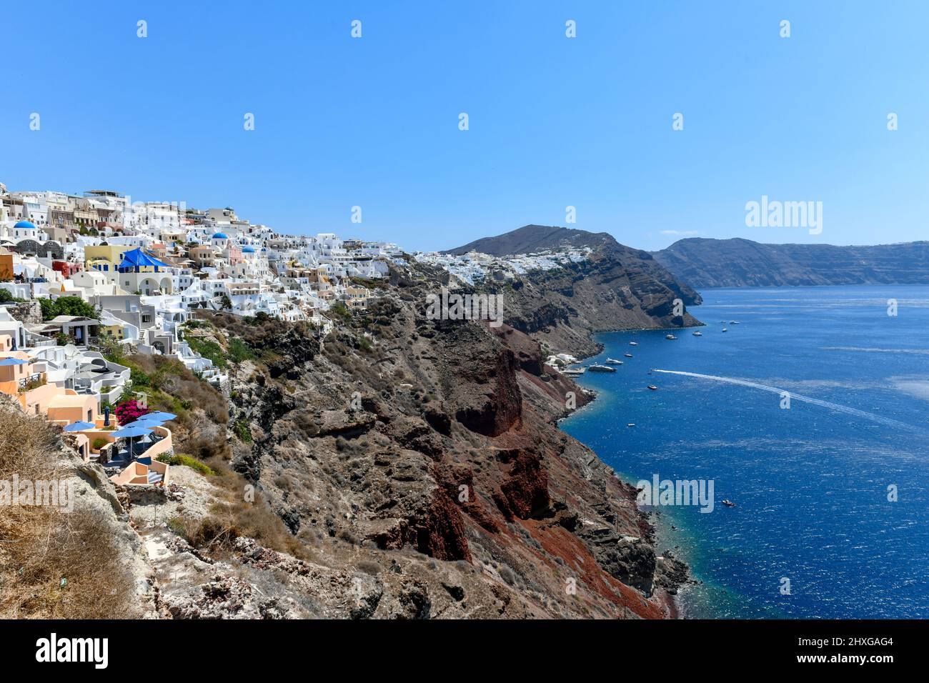 Charming view Oia village on Santorini island, Greece. Traditional ...