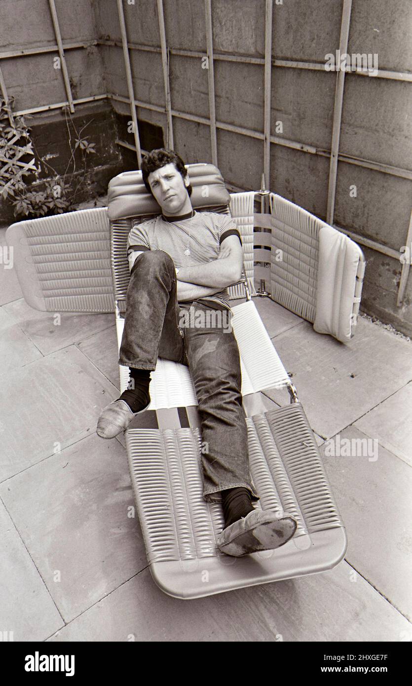 Tom jones singer in home hi-res stock photography and images - Alamy