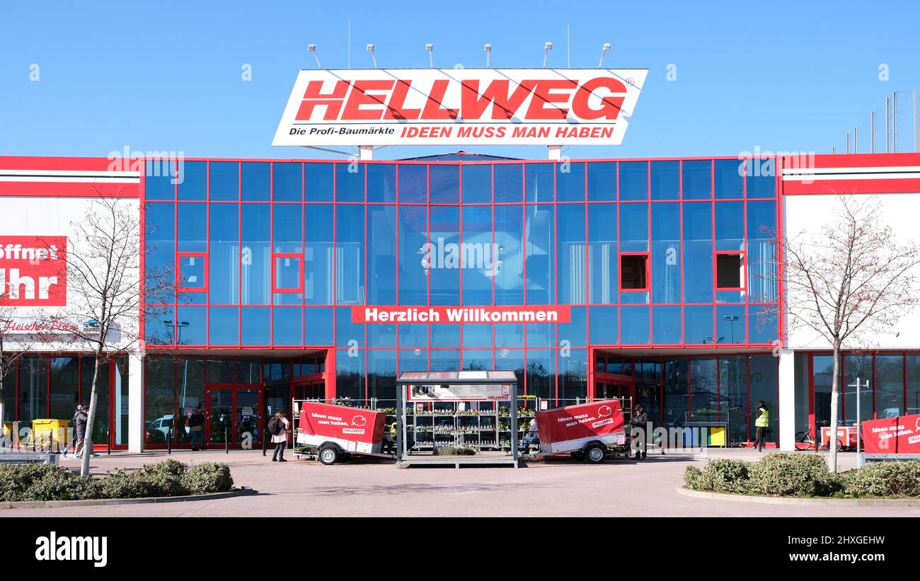 Berlin, Germany, March 9, 2022, front view of the Hellweg DIY store in ...