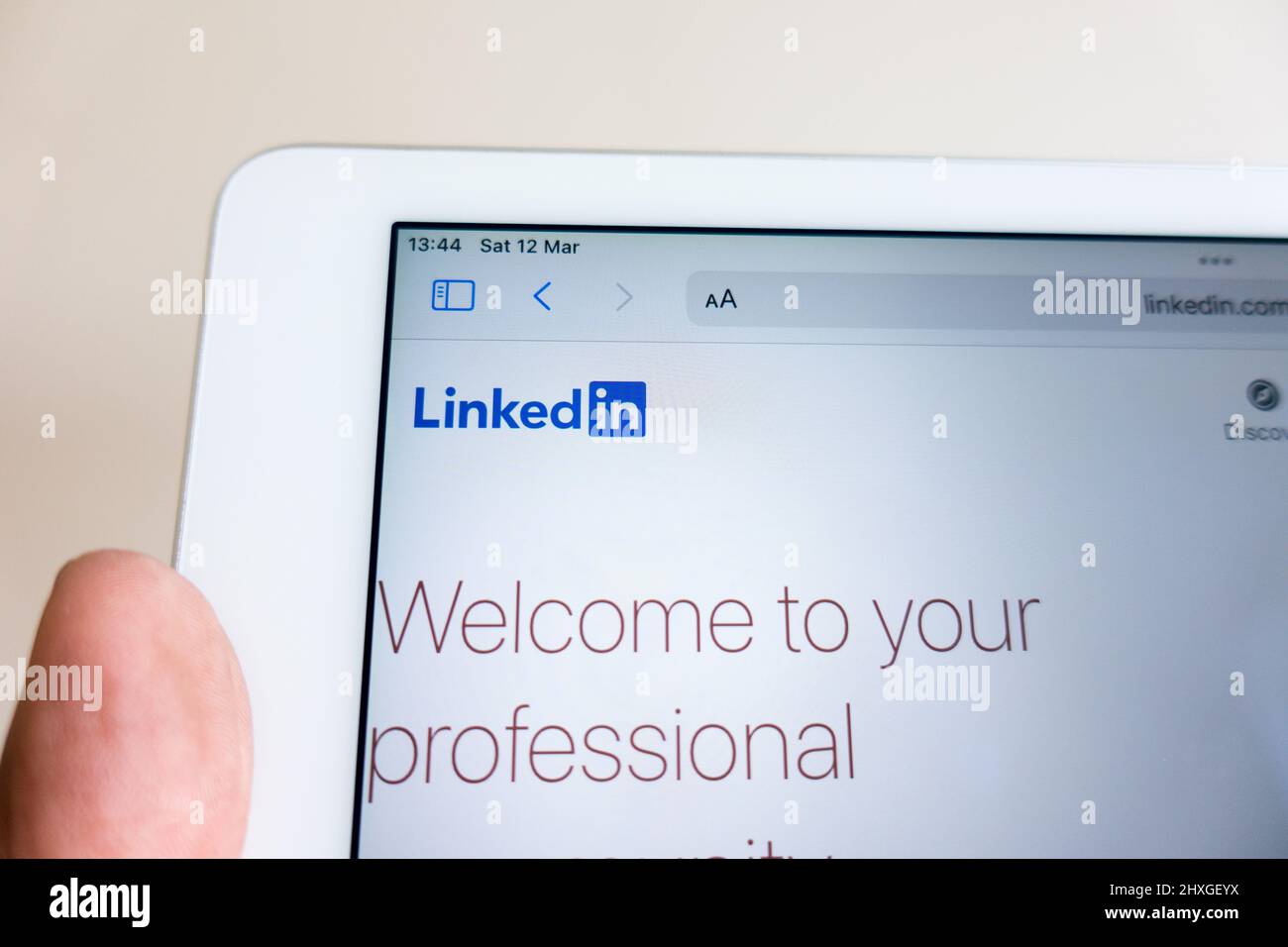 Linkedin app hi-res stock photography and images - Alamy
