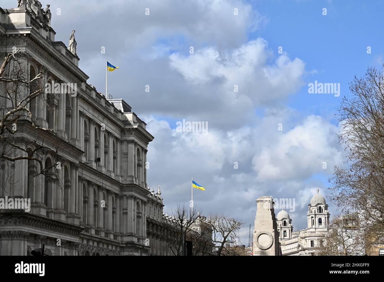 Ukraine flag buildings hi-res stock photography and images - Alamy